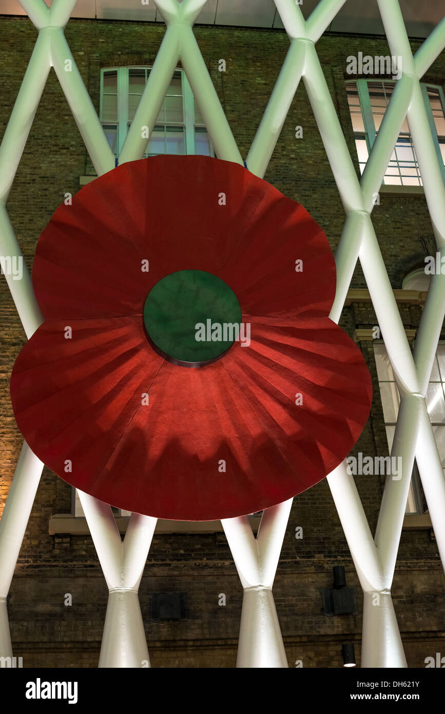 Giant poppy hi-res stock photography and images - Alamy