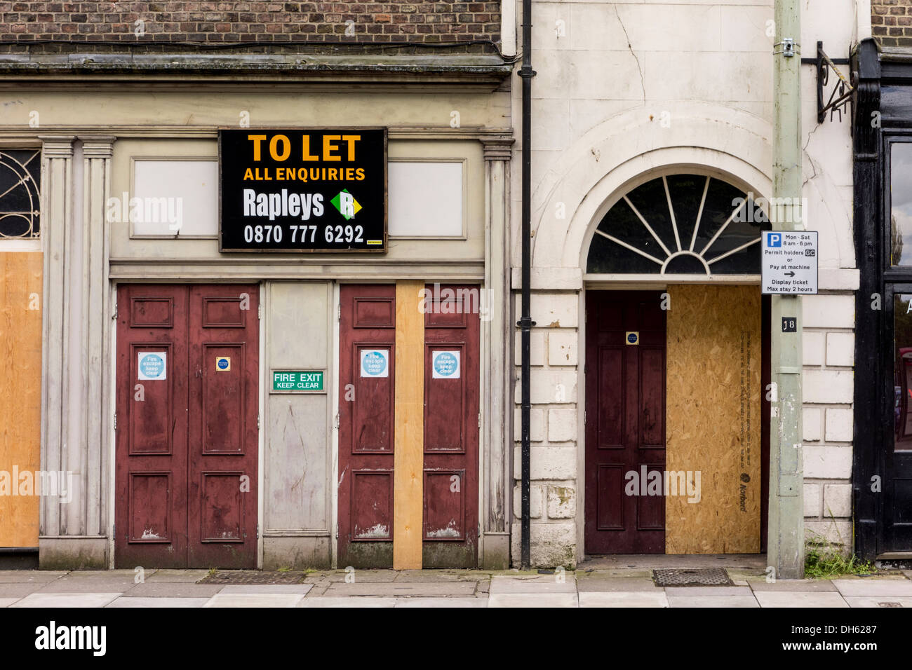 To let sign by estate agent, UK Stock Photo - Alamy