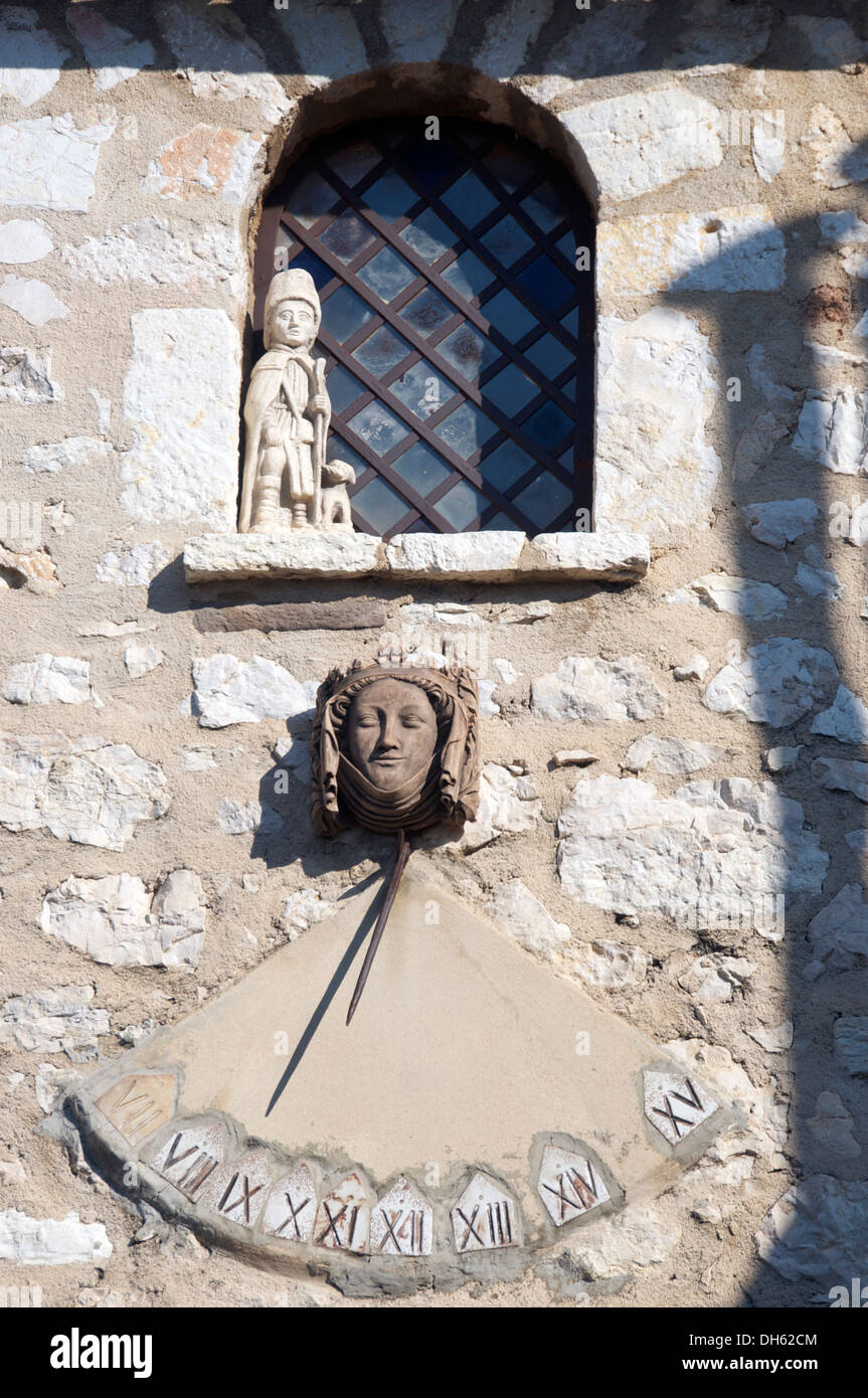 Ancient sun dial hi-res stock photography and images - Alamy