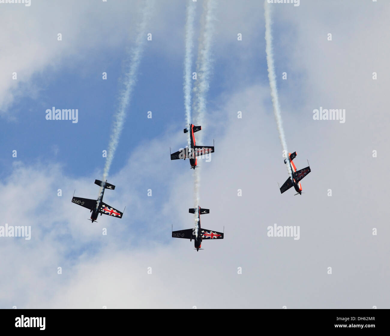 The Blades put their Extra EA-300's through there paces with a stunning ...