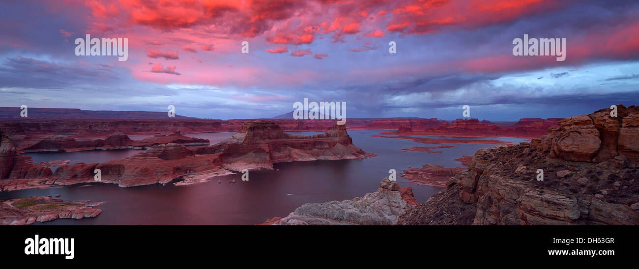 Gunsight butte after sunset lake hi-res stock photography and images ...