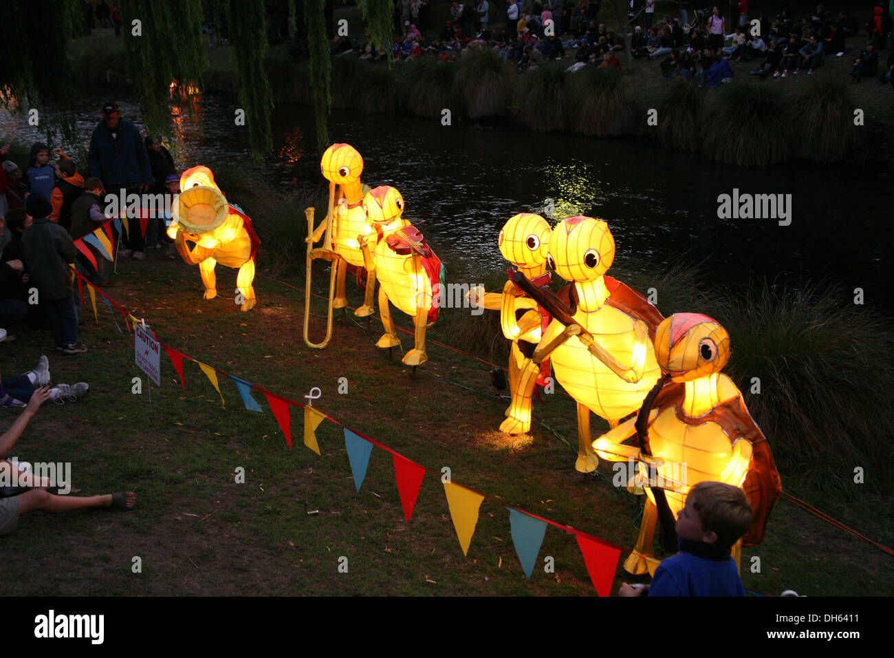 Turtles playing hi-res stock photography and images - Alamy