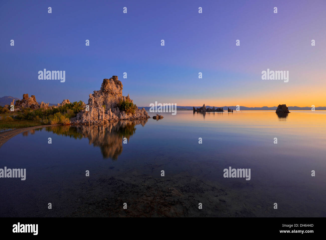 Travertine rock formations hi-res stock photography and images - Alamy