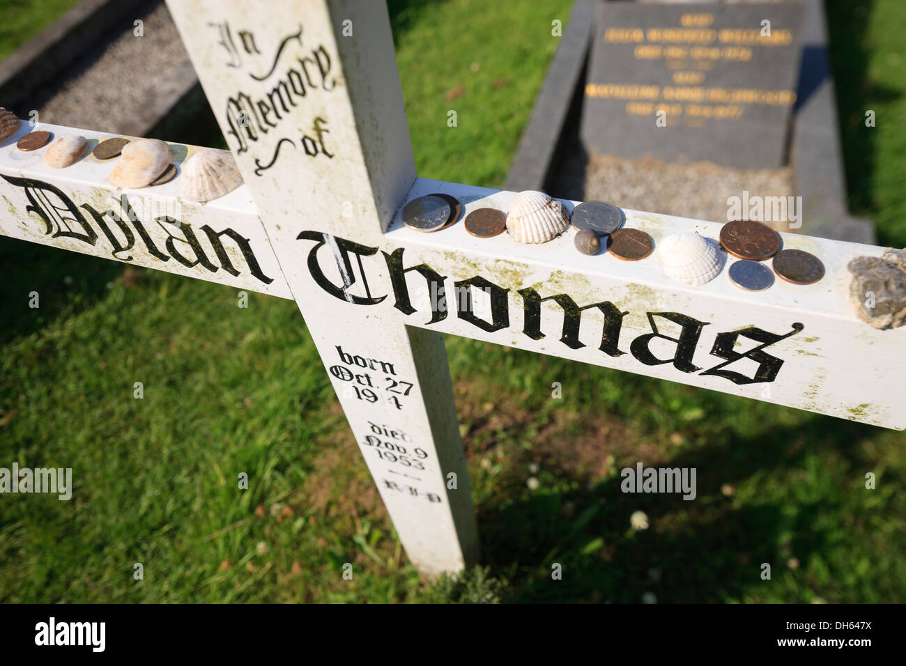Dylan Thomas Burial Laugharne Carmarthenshire Wales Stock Photo - Alamy