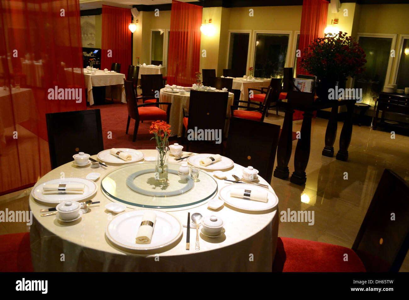 The decor of a Chinese restaurant Stock Photo - Alamy