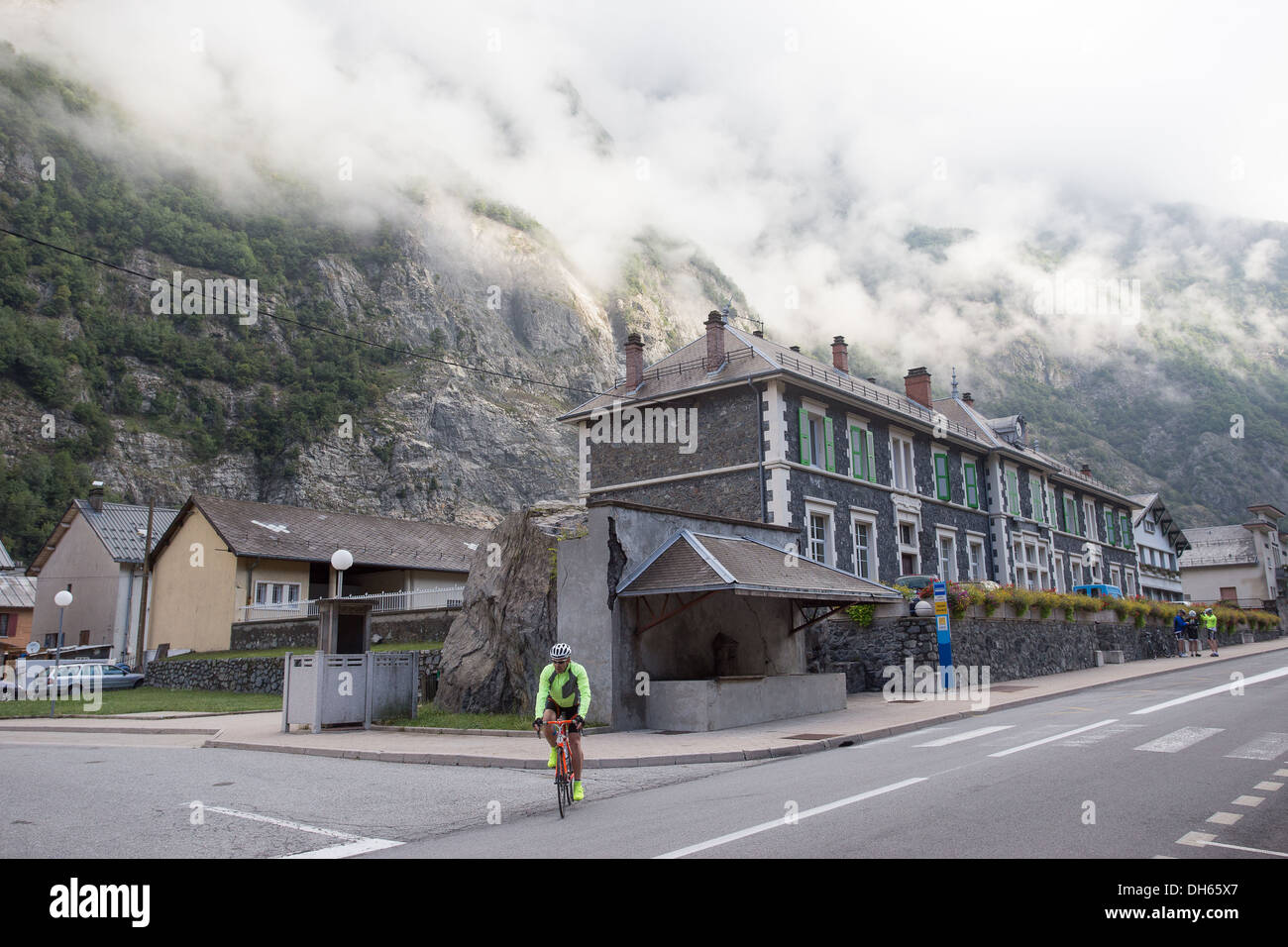 Livet et gavet hi-res stock photography and images - Alamy