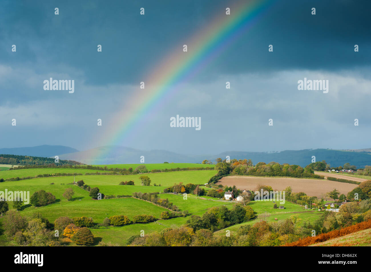 Countryside rainbow hi-res stock photography and images - Alamy
