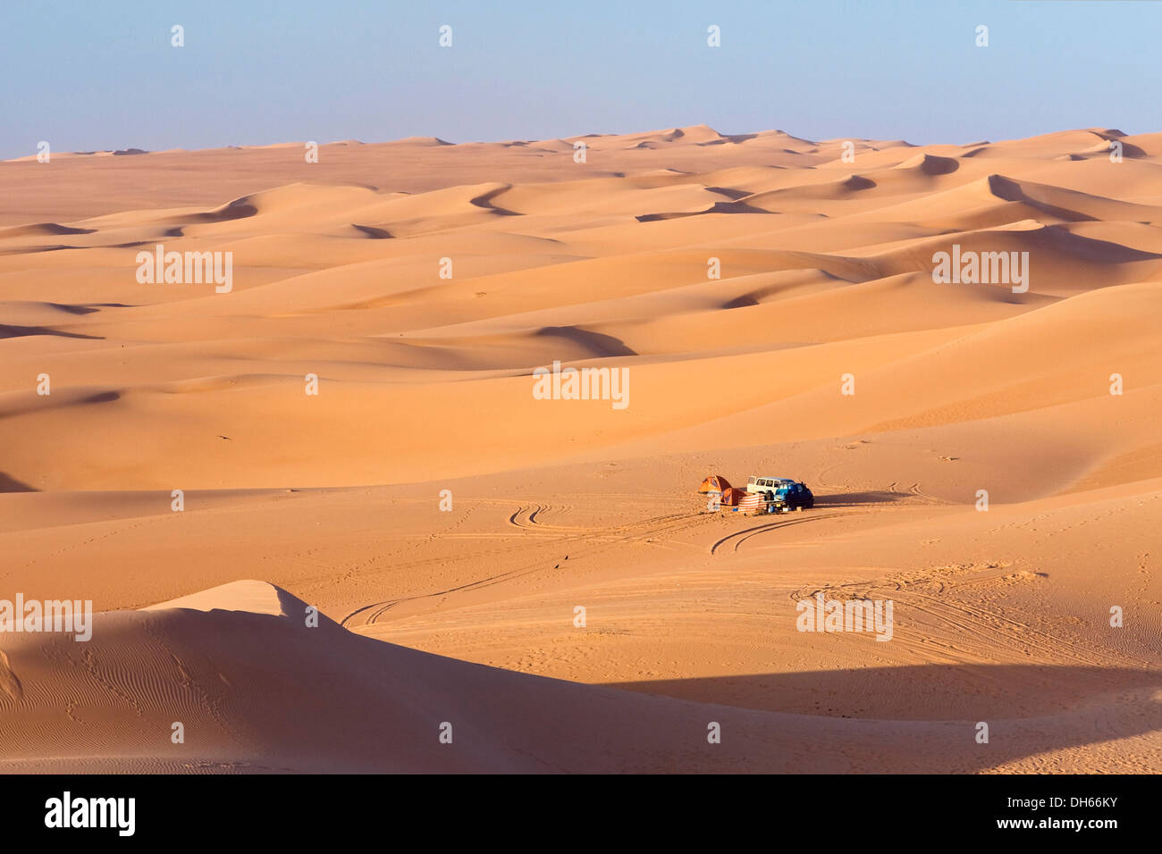 Ubari sand dunes in the Libyan Desert, Sahara, Libya, North Africa ...