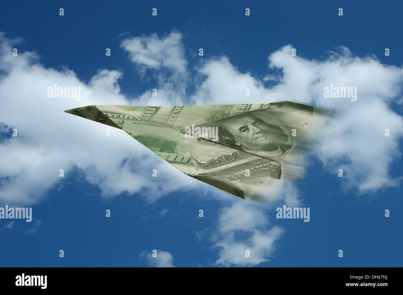 Money flying hi-res stock photography and images - Alamy