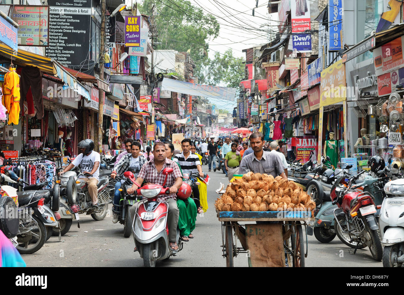 Busy street in Dehradun, Uttarakhand, India Stock Photo: 62218463 - Alamy