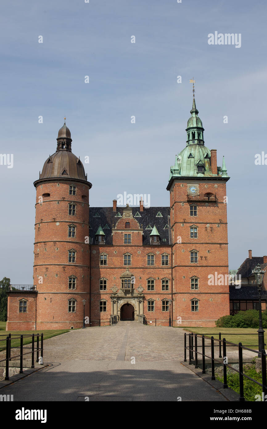 Egeskov castle, Denmark Stock Photo - Alamy