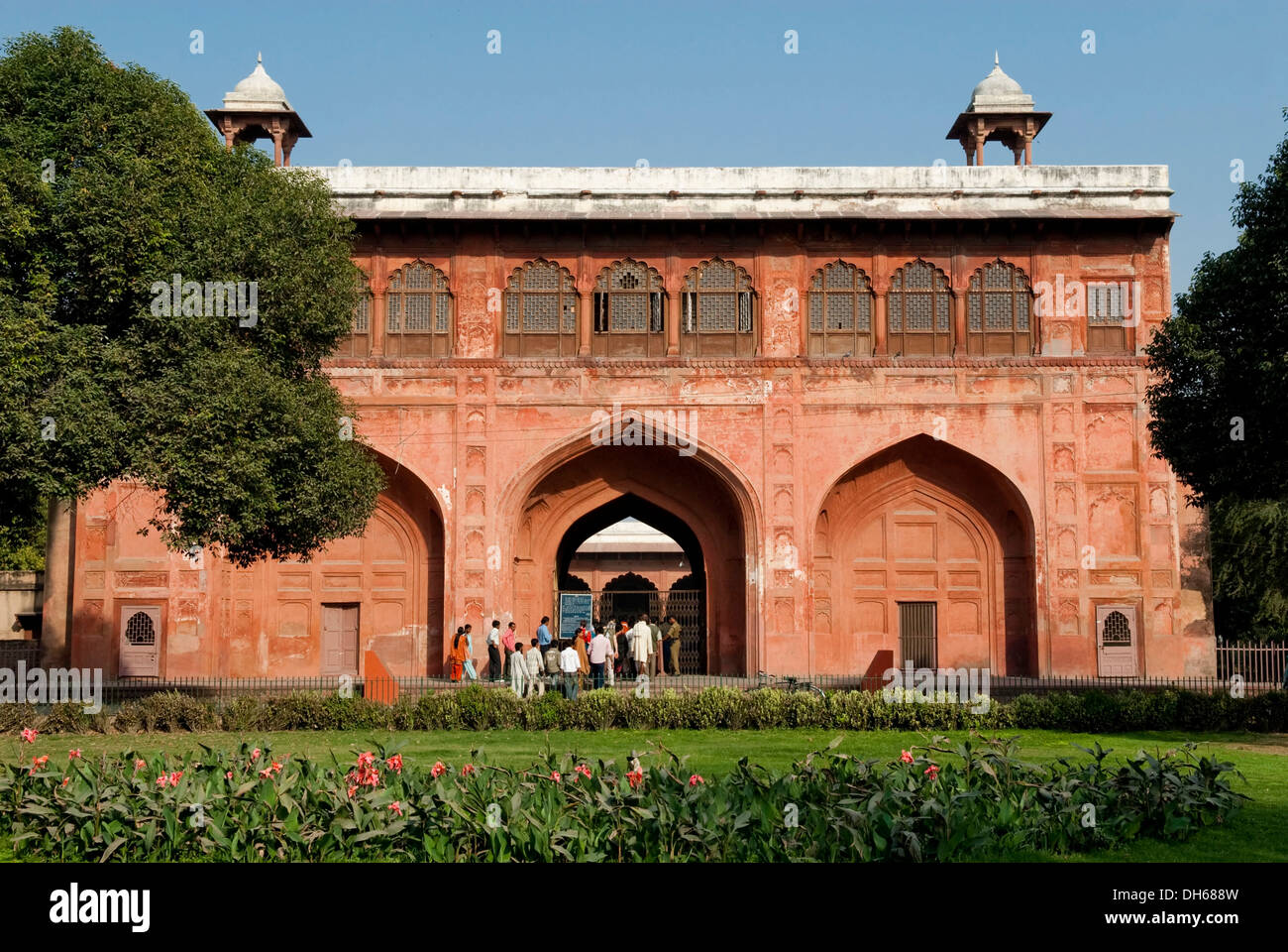 Red fort building hi-res stock photography and images - Alamy