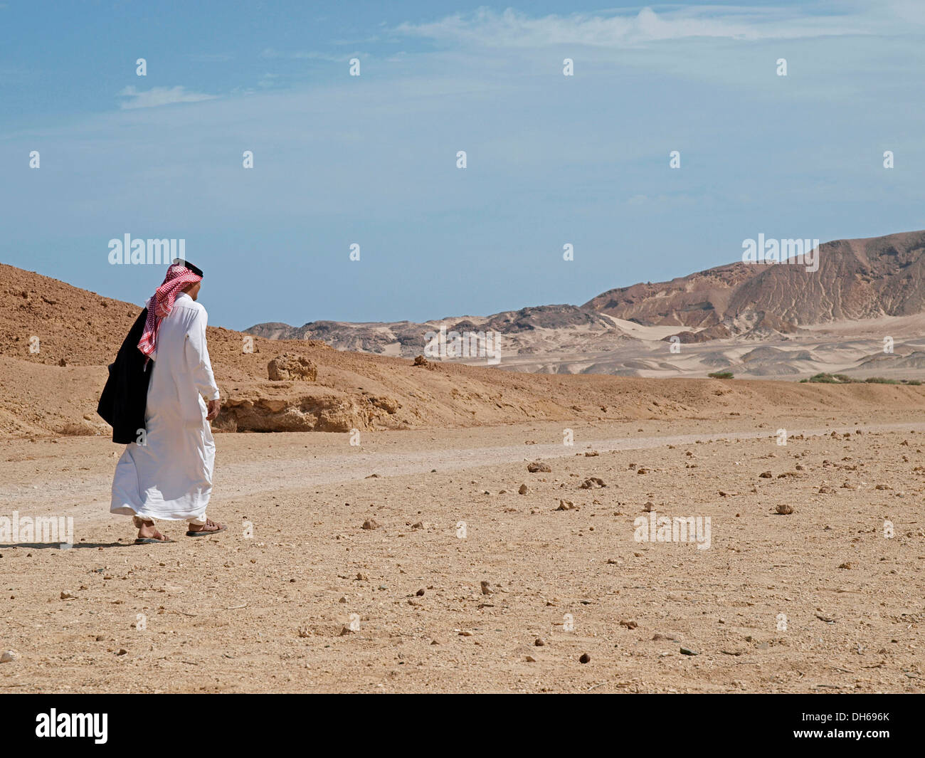 Bedouin in the desert, desert peoples from Egypt meeting in Wadi el ...