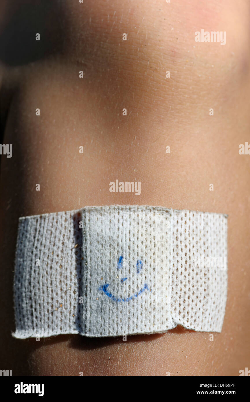 Leg plaster hi-res stock photography and images - Alamy