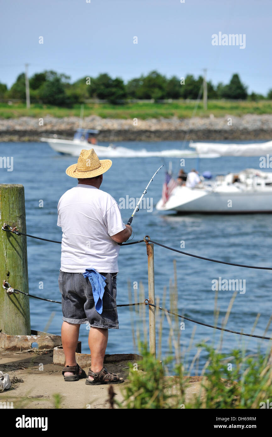 Fisherman fishing cape cod canal hi-res stock photography and images ...