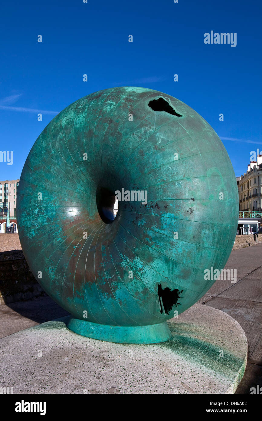 Afloat sculpture hi-res stock photography and images - Alamy