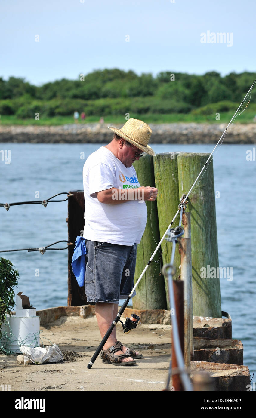 Fisherman fishing cape cod canal hi-res stock photography and images ...