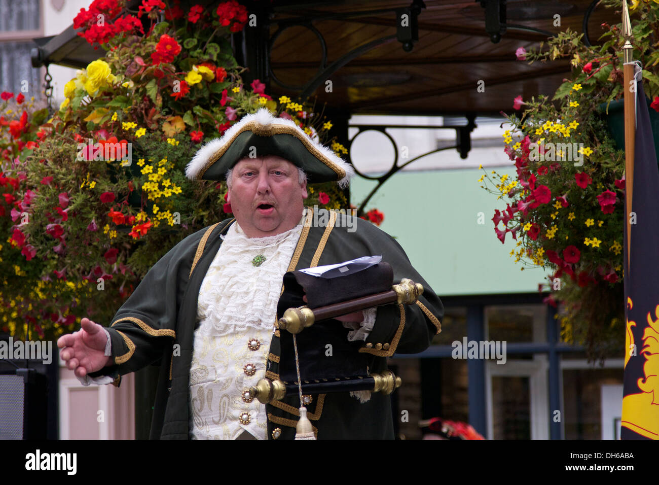 Town crier with scroll hi-res stock photography and images - Alamy