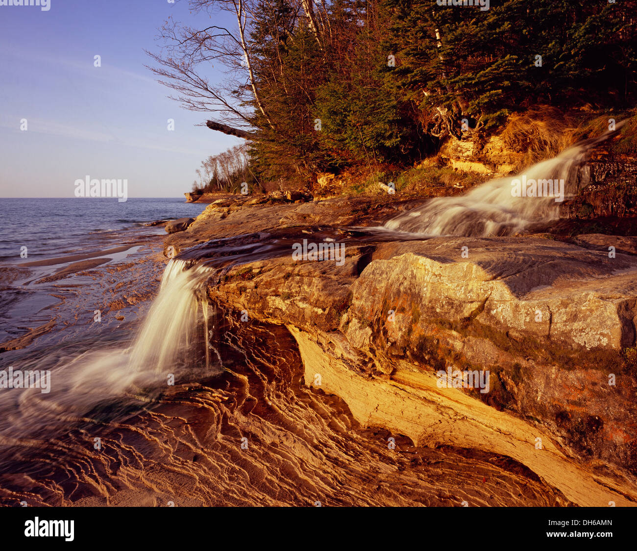 Pictured rocks national lakeshore hi-res stock photography and images ...