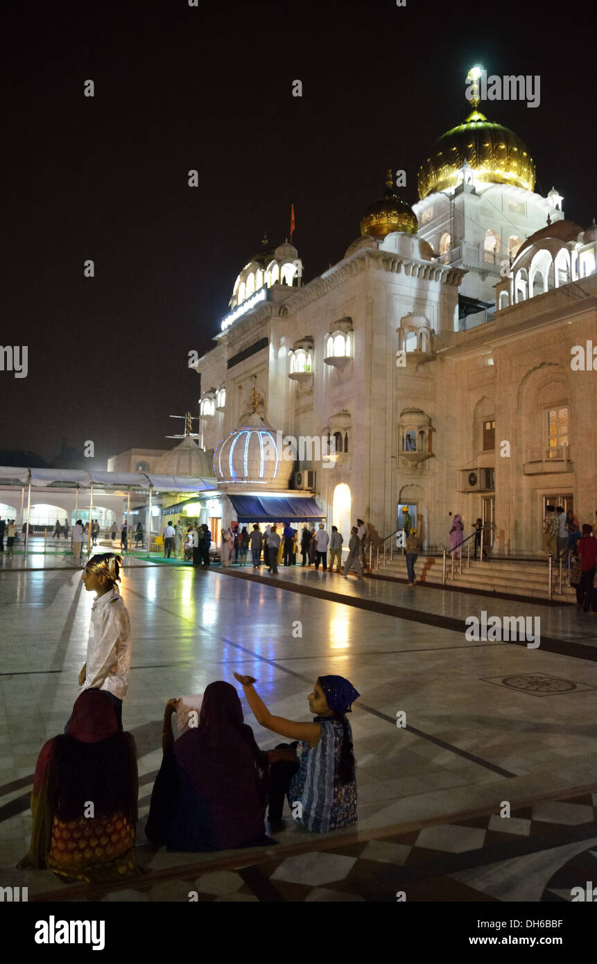 Gurdwara Bangla Sahib, the most prominent Sikh temple in Delhi, India ...
