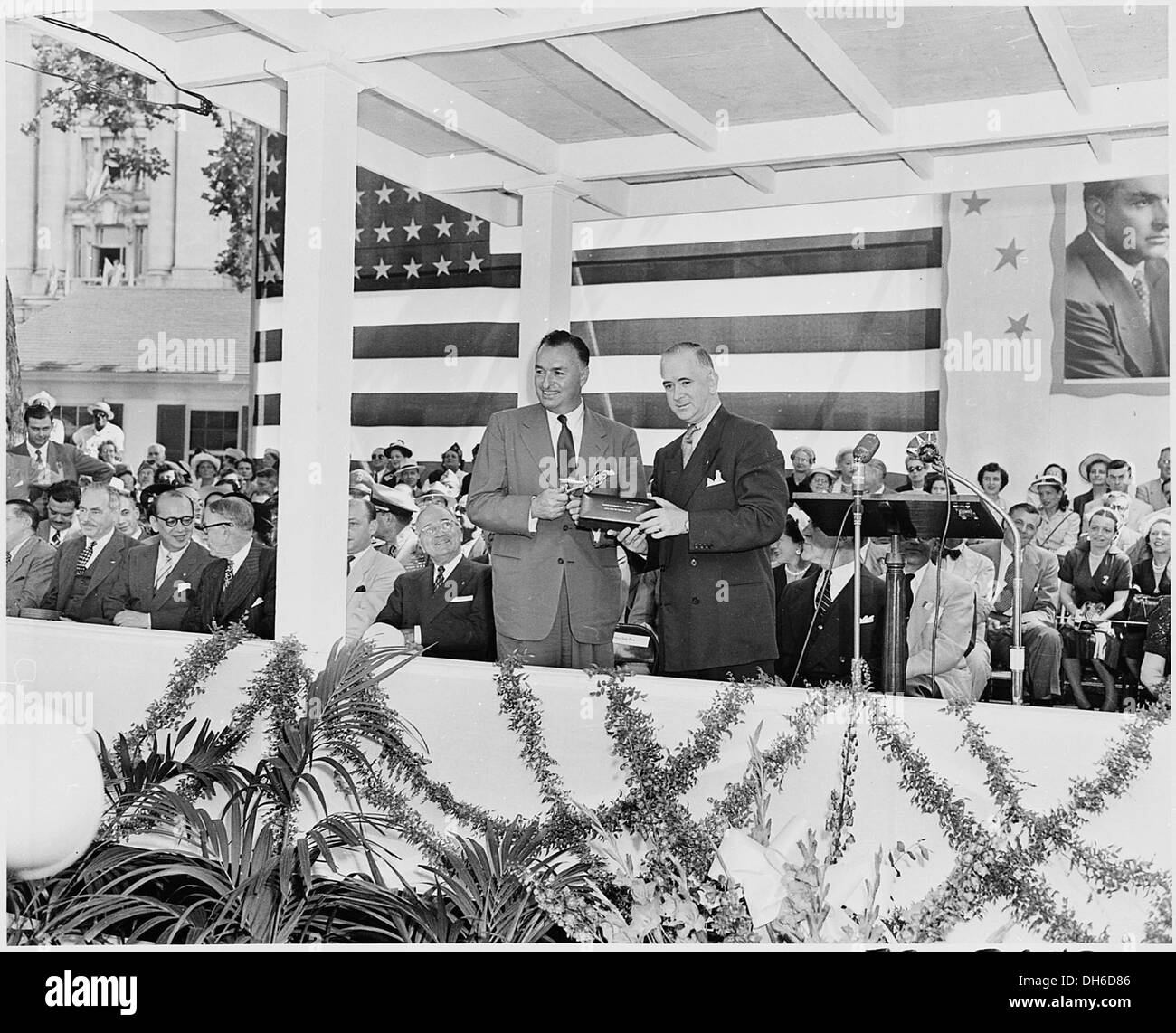 Ecuador cities Black and White Stock Photos & Images - Alamy
