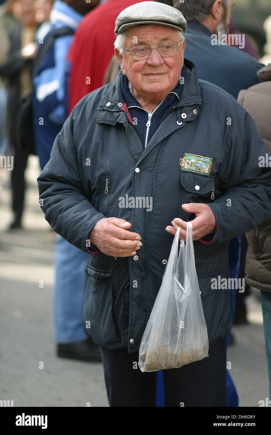 Truffles provence market hi-res stock photography and images - Alamy