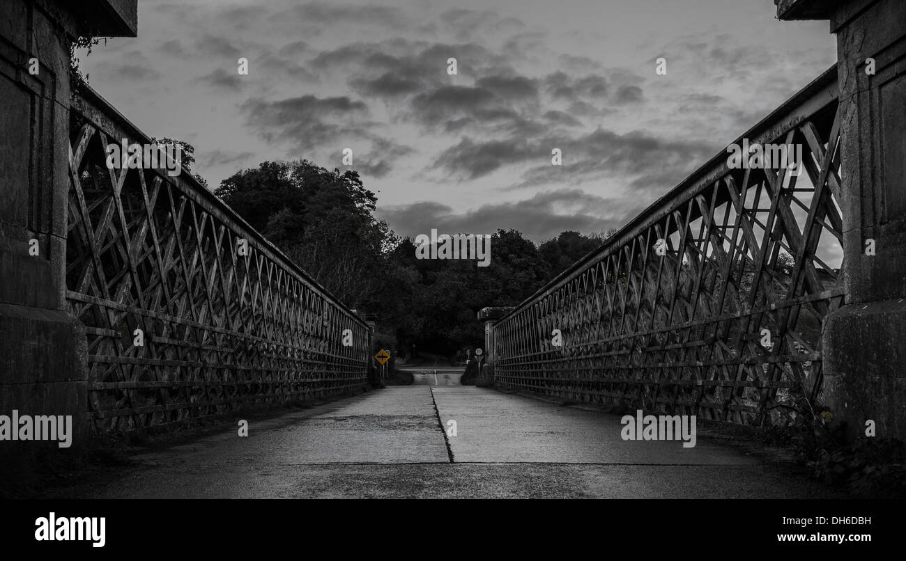 Boyne bridge hi-res stock photography and images - Alamy