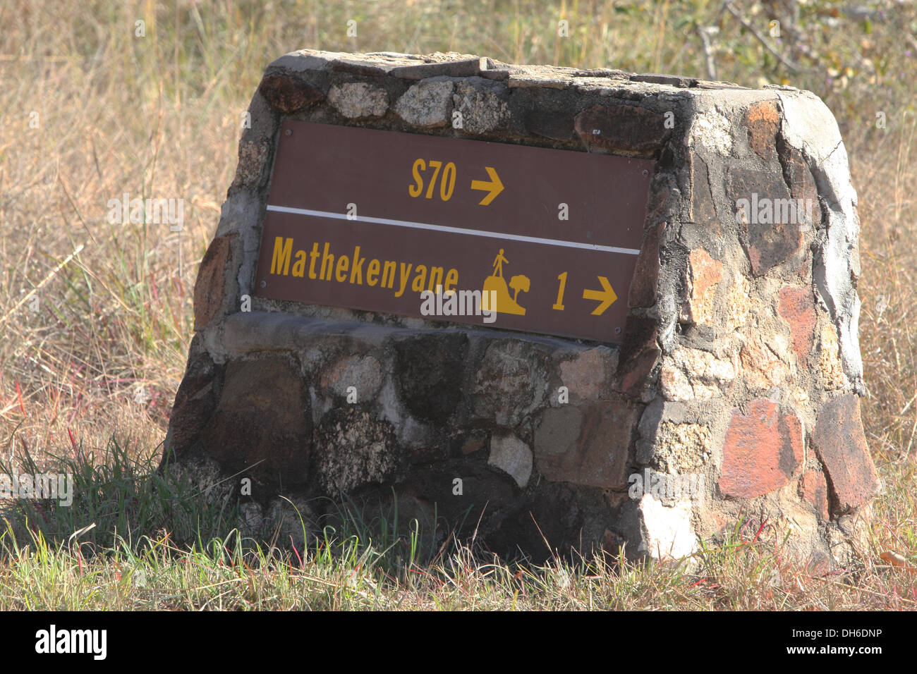 Car park post signs hi-res stock photography and images - Alamy