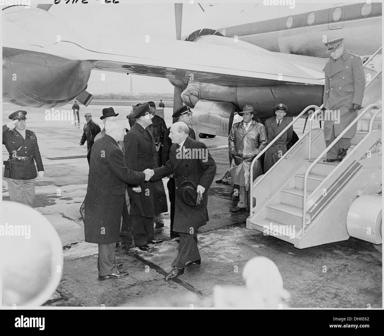 Uk politics 1945 Black and White Stock Photos & Images - Alamy
