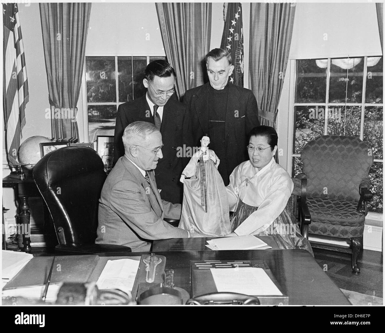 Office gifts Black and White Stock Photos & Images - Alamy