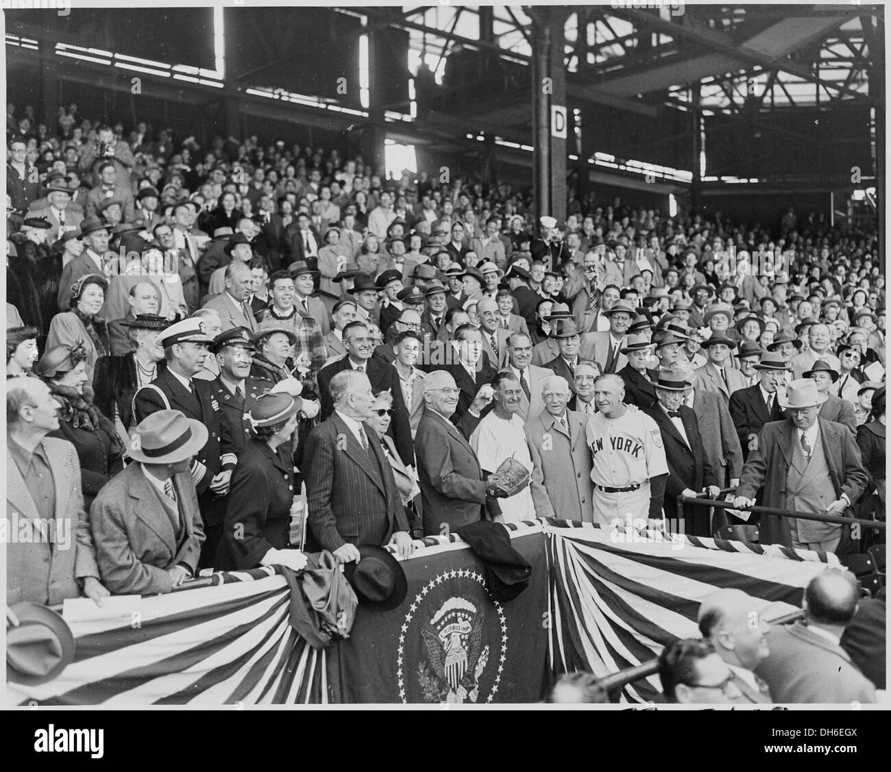 Ball throw in Black and White Stock Photos & Images - Alamy