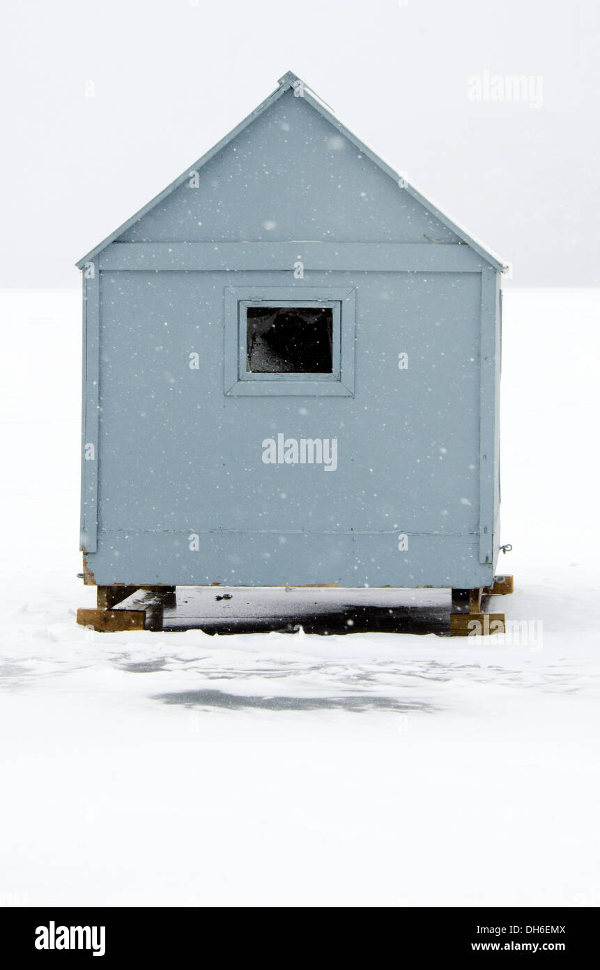 Ice fishing house hi-res stock photography and images - Alamy