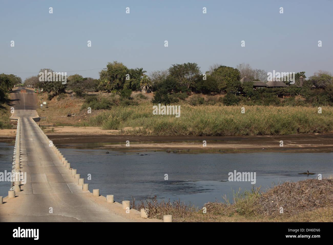 Crocodile bridge gate hi-res stock photography and images - Alamy
