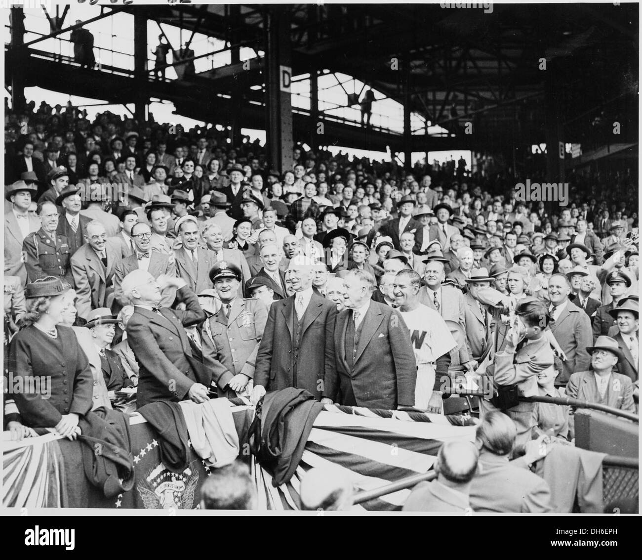Throwing Out Baseball High Resolution Stock Photography and Images - Alamy