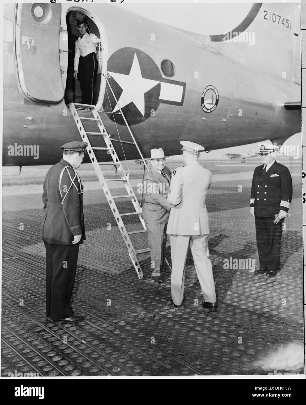 President harry s truman is greeted at the frankfort hi-res stock ...