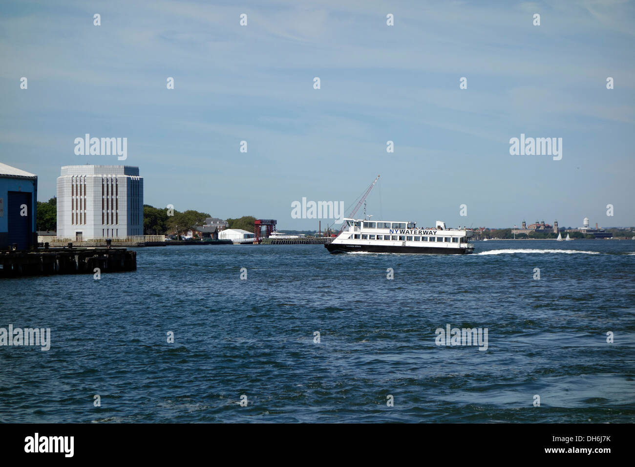 Island governors ferry terminal hi-res stock photography and images - Alamy