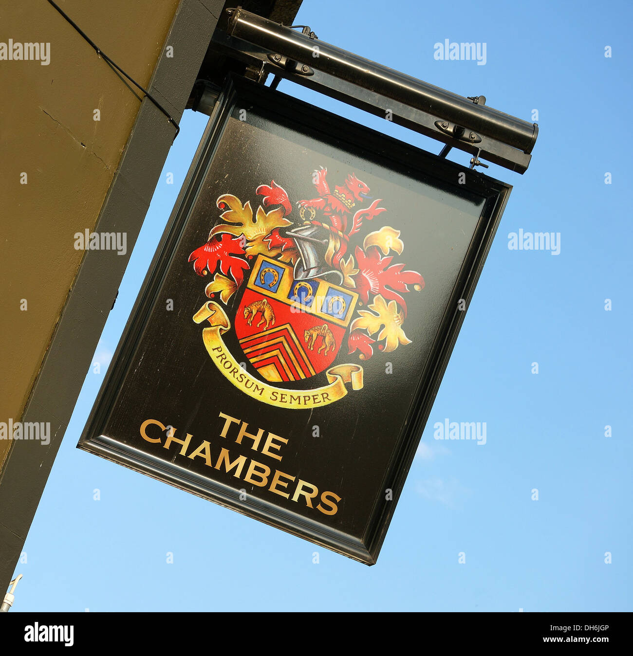 Old gloucester street road sign hi-res stock photography and images - Alamy