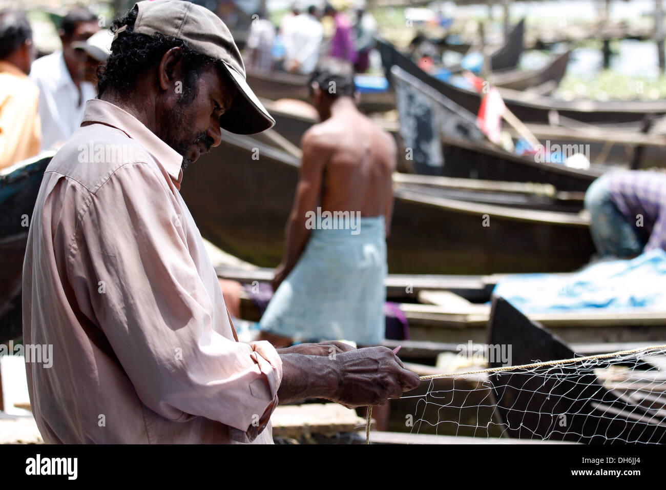 Traditional fishing at Fort Kochi Stock Photo - Alamy