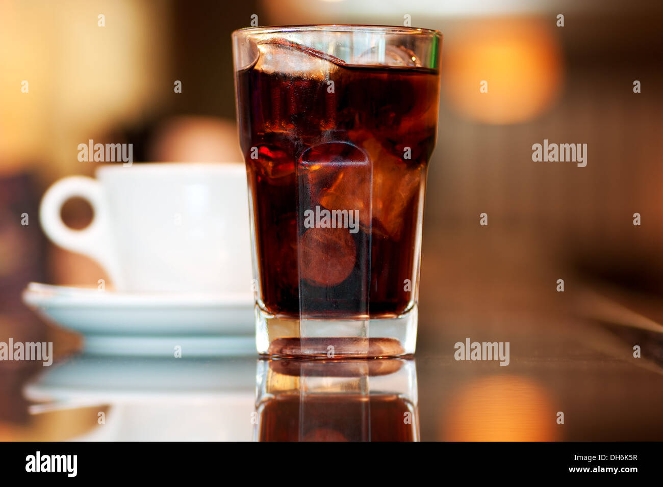 Soda with ice cubes hi-res stock photography and images - Alamy