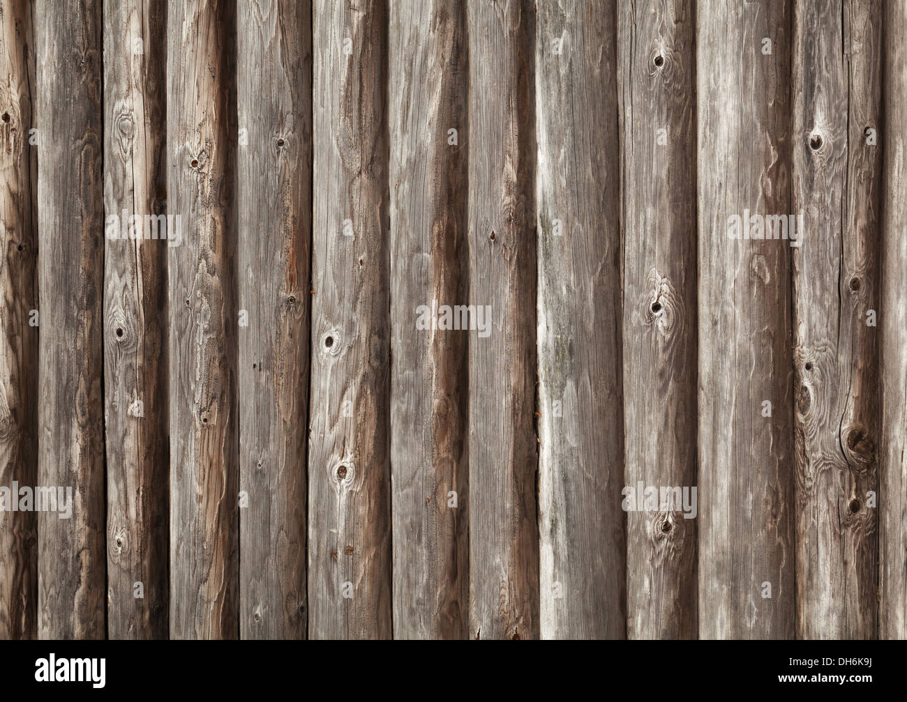 Wall made round logs hi-res stock photography and images - Alamy