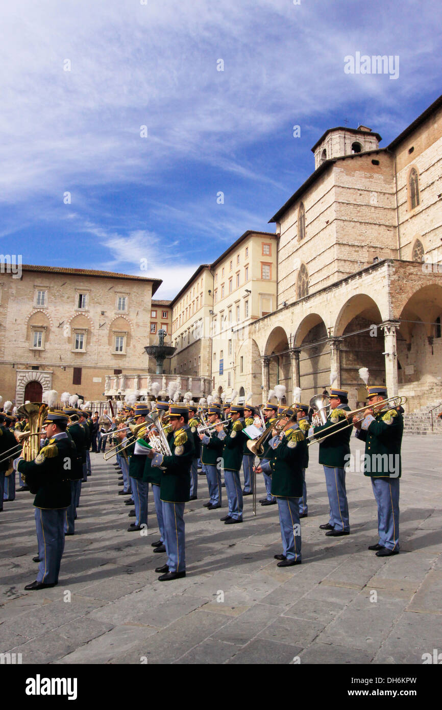Italian army ceremony hi-res stock photography and images - Alamy