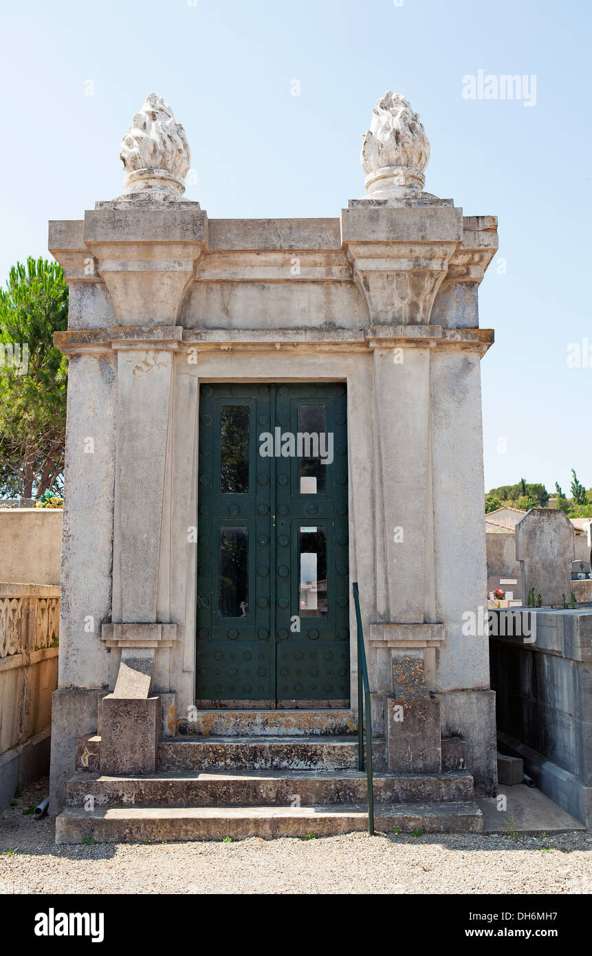 The gate of france hi-res stock photography and images - Alamy