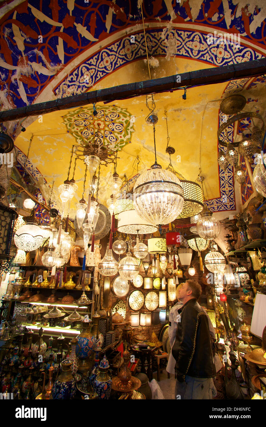 Lighting shop grand bazaar istanbul hi-res stock photography and images ...