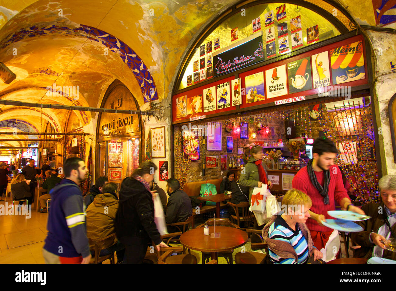 Cafe, Grand Bazaar, Istanbul, Turkey Stock Photo - Alamy
