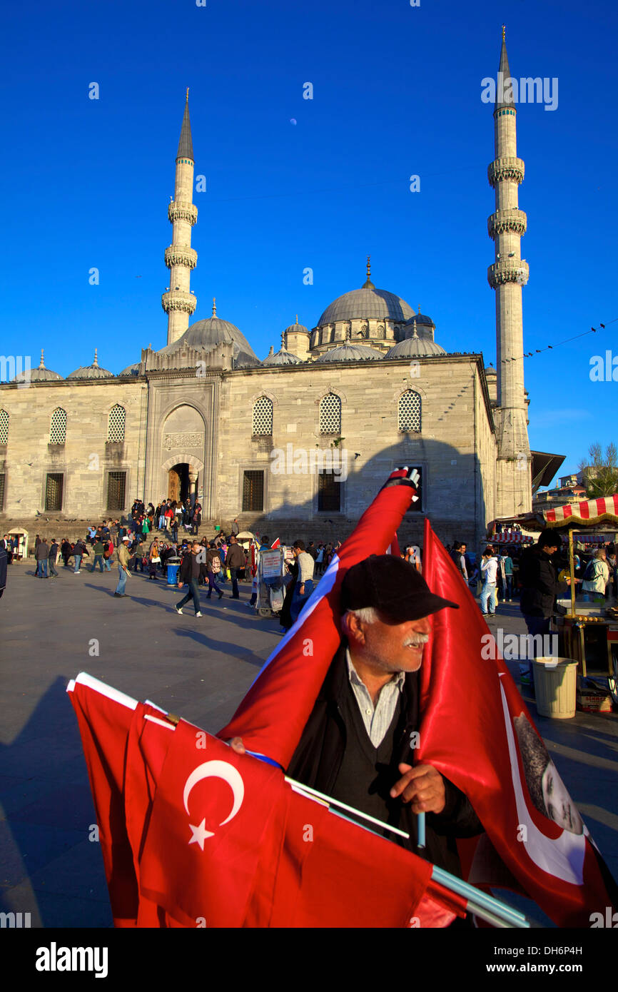 Istanbul turkish flag hi-res stock photography and images - Alamy