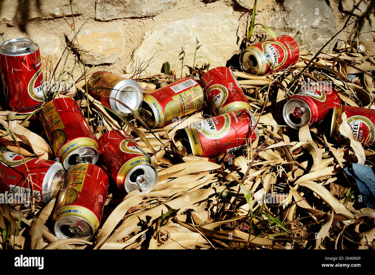 Empty beer cans hi-res stock photography and images - Alamy
