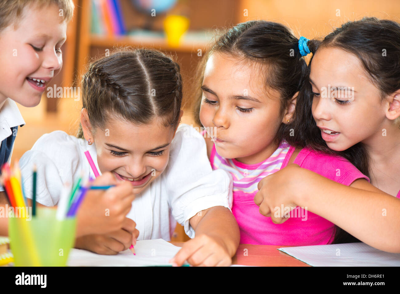 Children together in drawing class hi-res stock photography and images ...