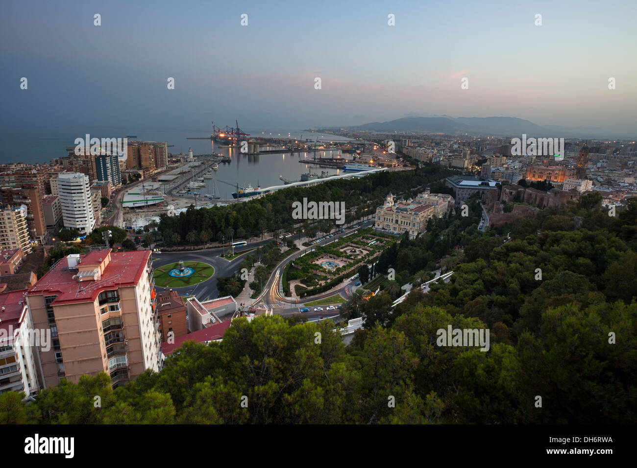 View to Málaga city center and harbor from Monte de Gibralfaro ...
