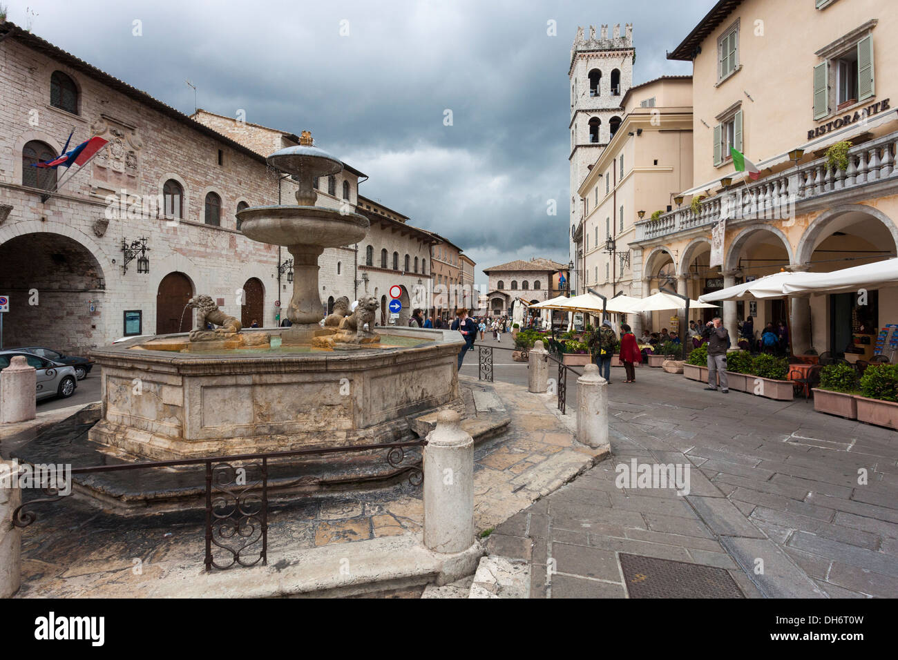 Piazza del Comune - main square of Assisi, Umbria, Italy Stock Photo ...