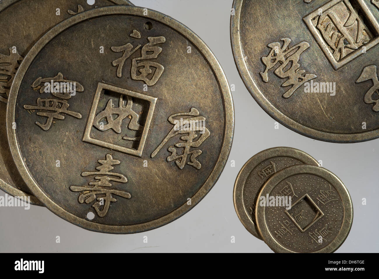 Copper coins hi-res stock photography and images - Alamy